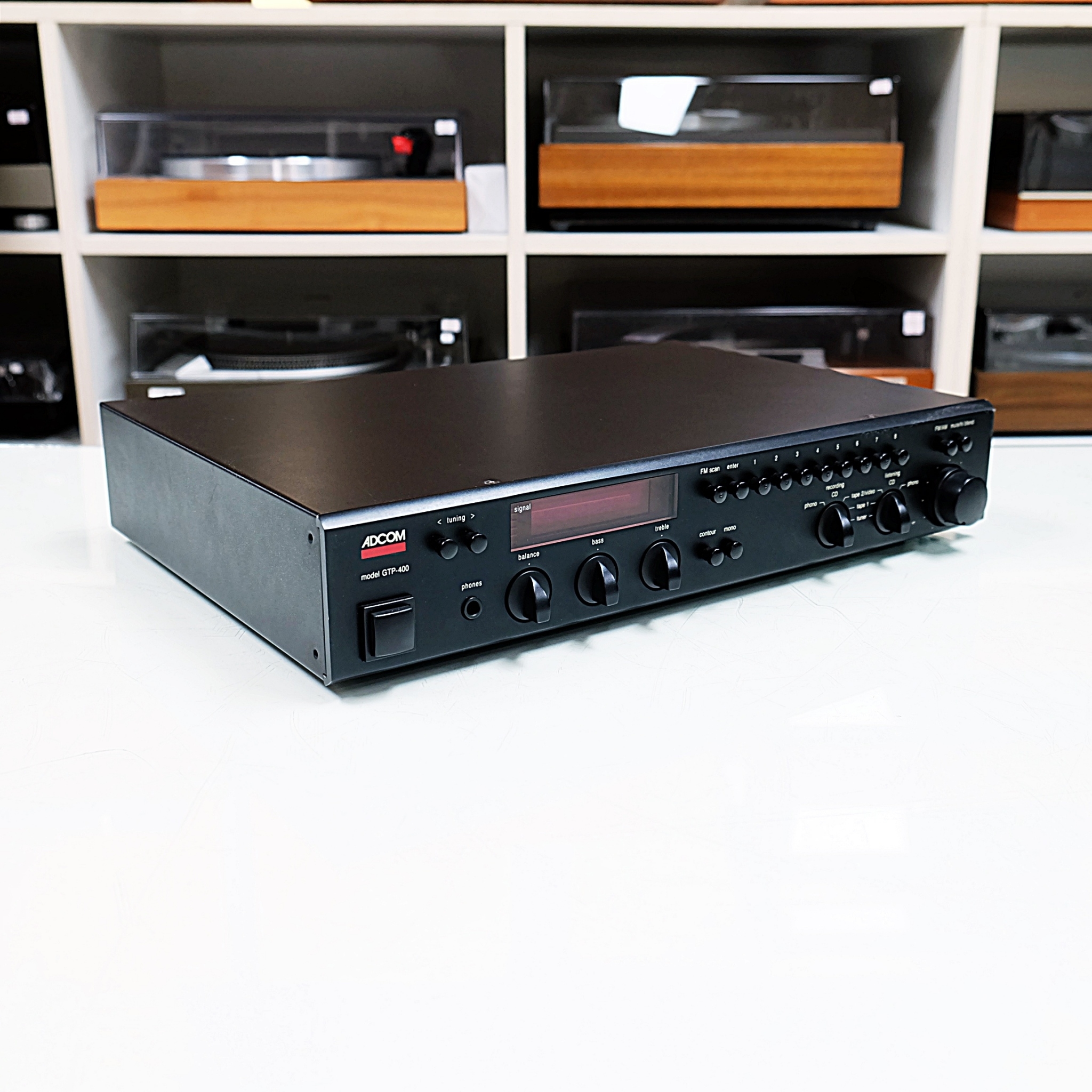Pre Amp/Tuner Adcom GTP-400 - weloveturntable