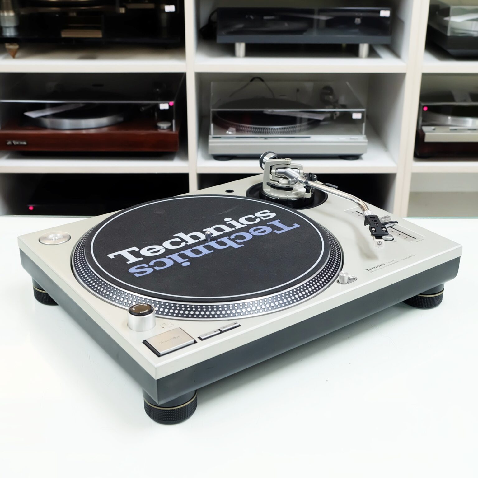 เครื่องเล่นแผ่นเสียง Technics SL-1200 MK3D - weloveturntable